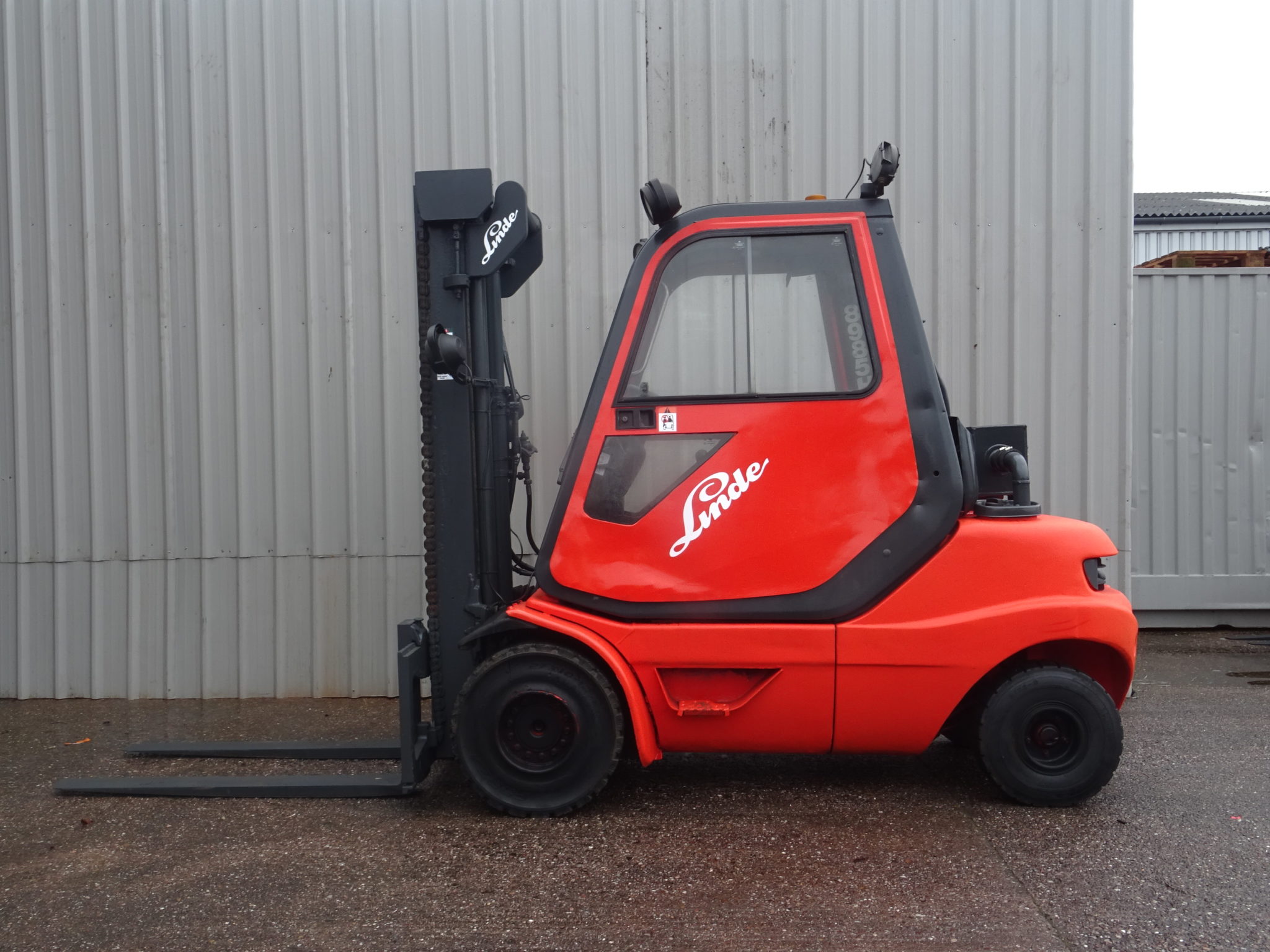 LINDE H35D. 3400mm LIFT. FULL CAB. (#2245)