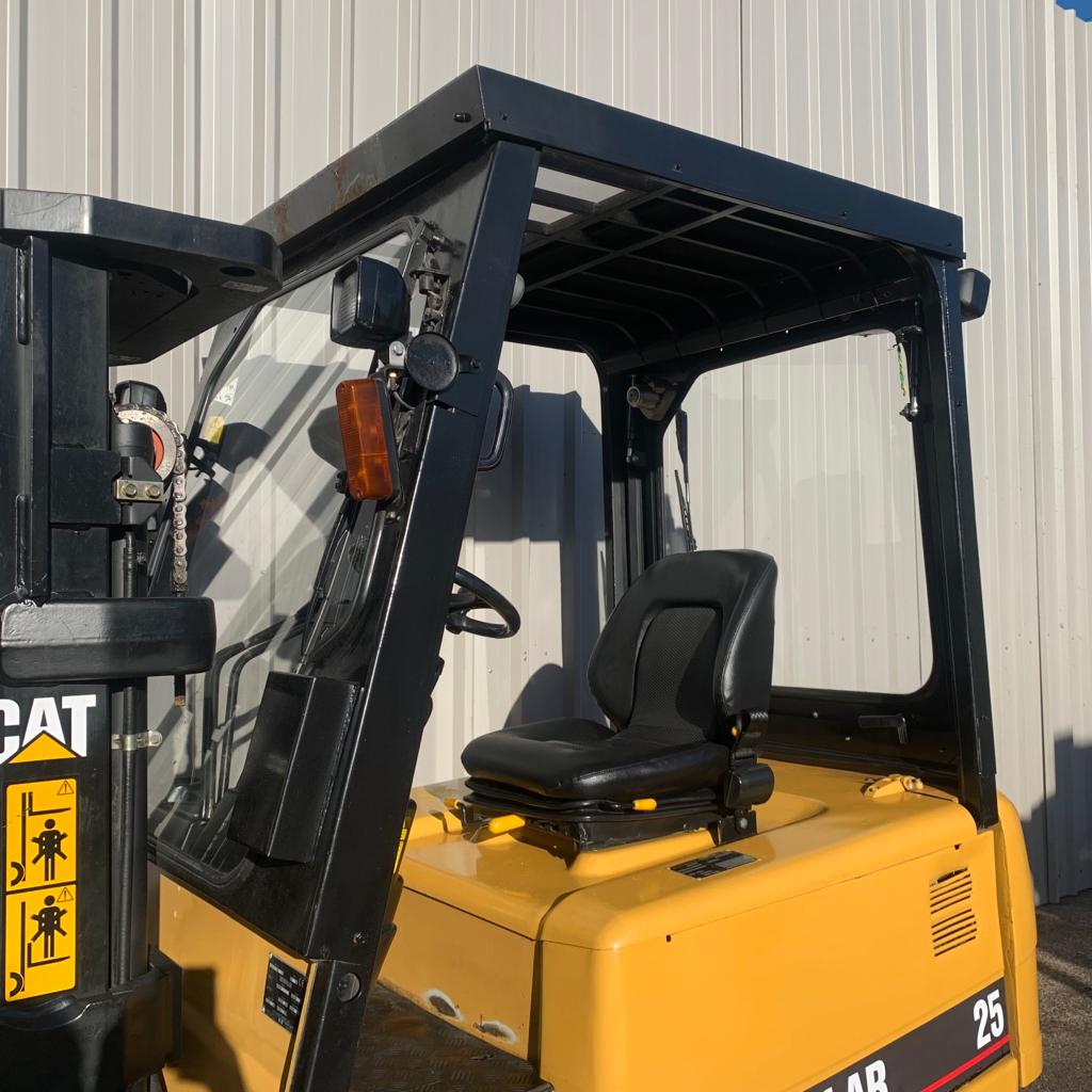 CAT EP25K-PAC USED 4 WHEEL ELECTRIC FORKLIFT (#3805)