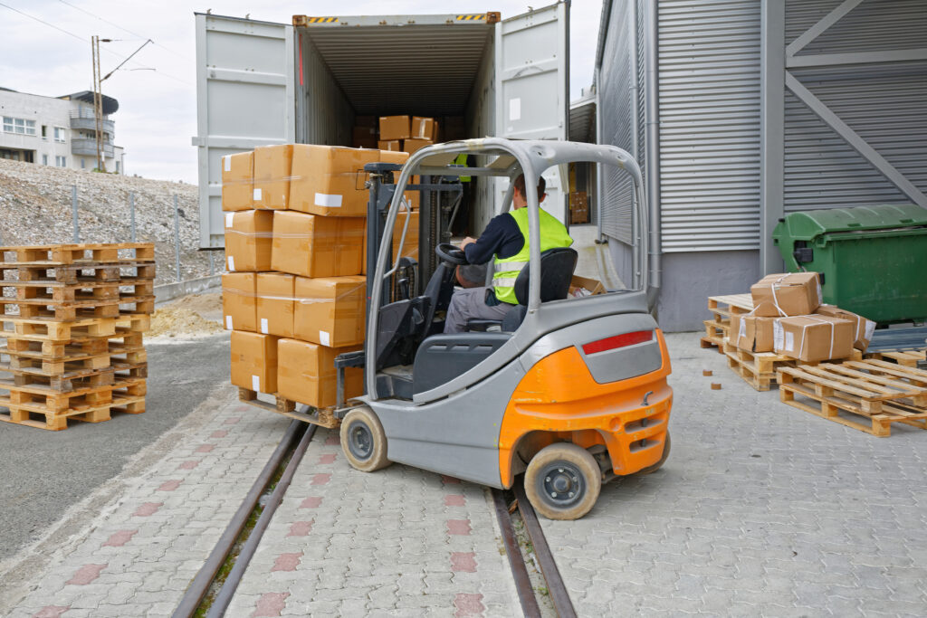 4 Reasons Why A Lift Truck Can Tip Over Sideways - Trucks Direct UK