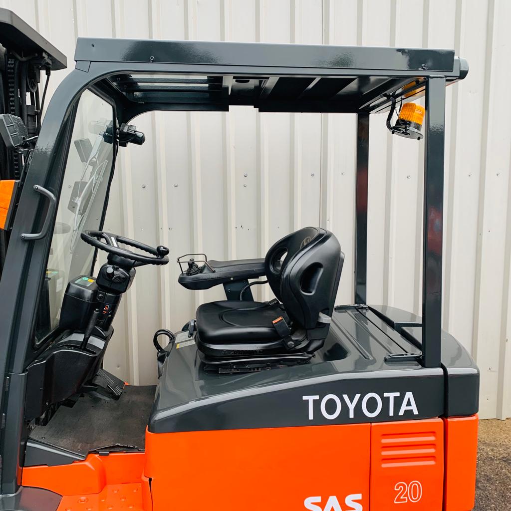TOYOTA 7FBEF20 USED 3 WHEEL ELECTRIC FORKLIFT (#4225)