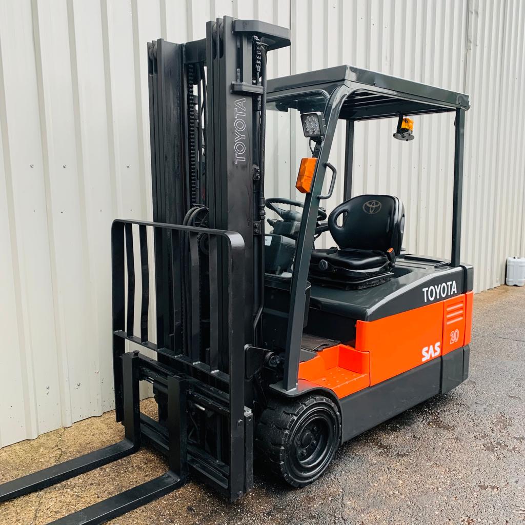 TOYOTA 7FBEF20 USED 3 WHEEL ELECTRIC FORKLIFT (#4225)