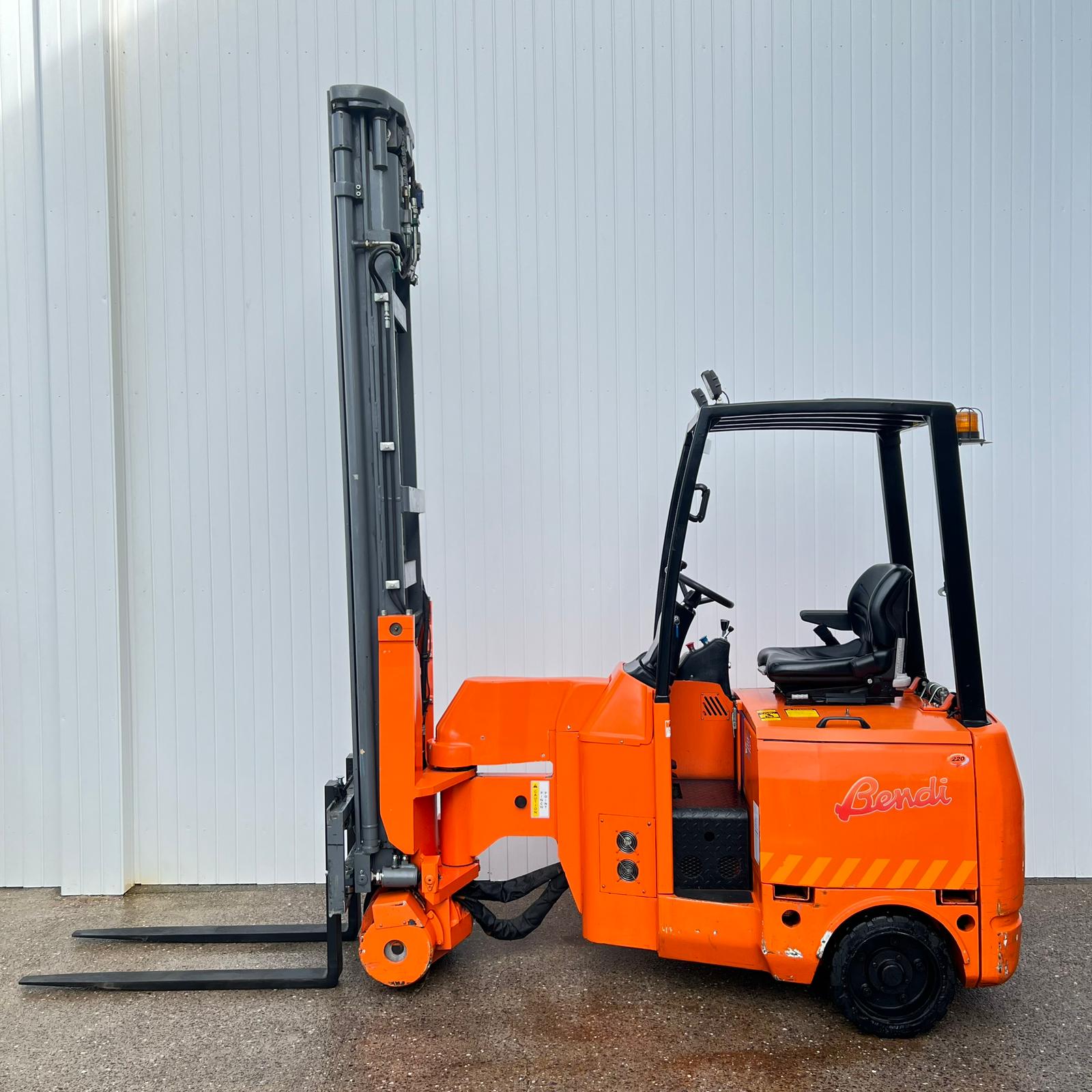 BENDI B318 USED ARTICULATED FORKLIFT - 7200mm lift (#4386)