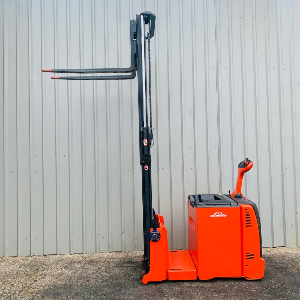 LINDE L10ac USED ELECTRIC STACKER PALLET FORKLIFT (#4303)