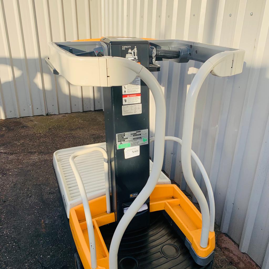 CROWN WAV60-118 USED ELECTRIC FORKLIFT ORDER PICKER (#4410)