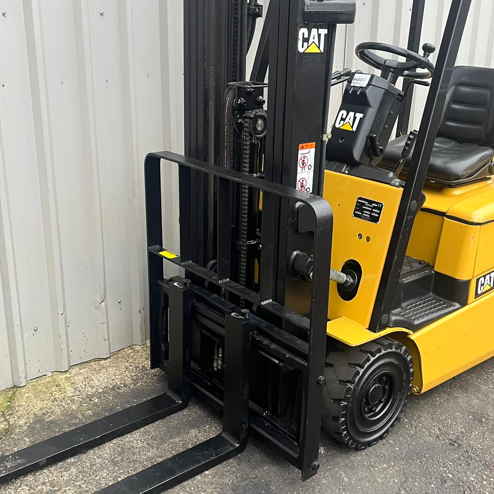CAT EP18KT USED 3 WHEEL ELECTRIC FORKLIFT (#4501)