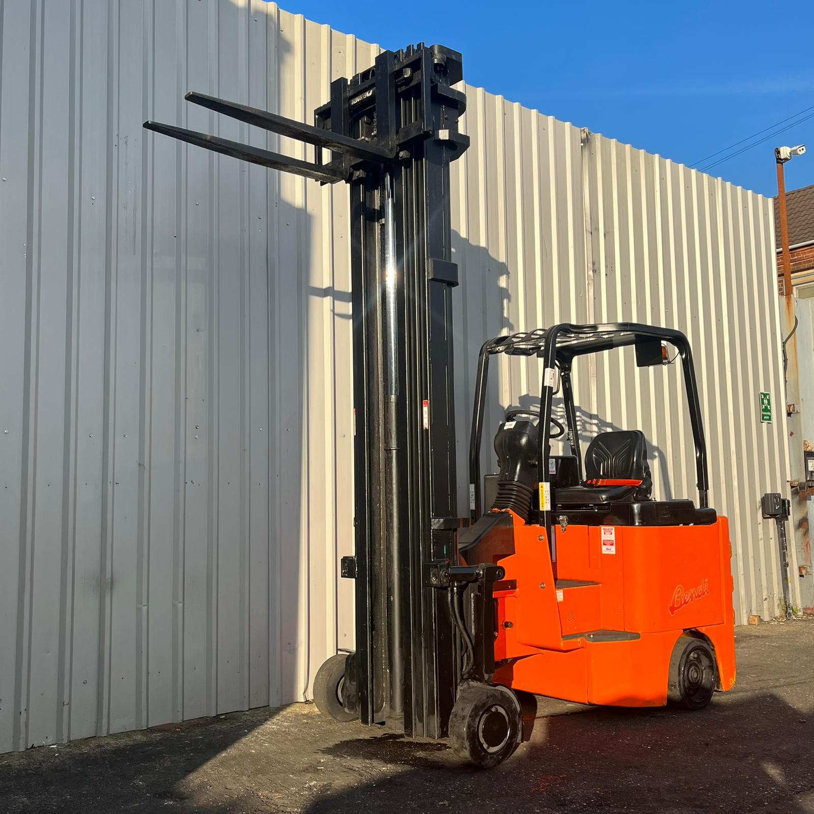 BENDI B40 USED ARTICULATED FORKLIFT (#4566)