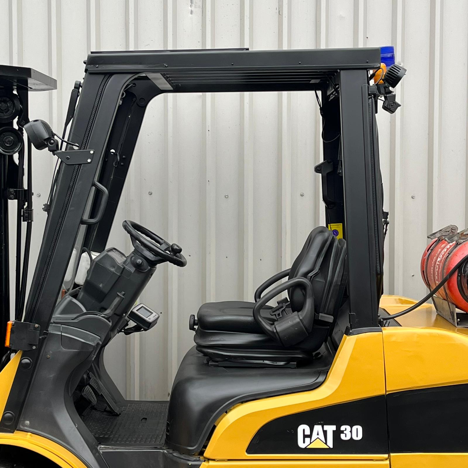 CAT GP30N USED GAS FORKLIFT (#4657)