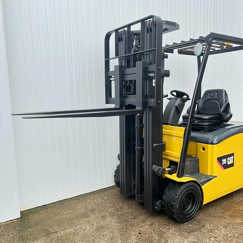 CAT EP20PN USED 4 WHEEL ELECTRIC FORKLIFT - 4750MM LIFT (#5216)