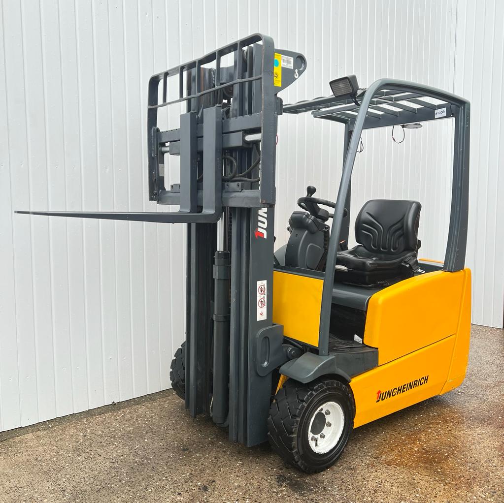 JUNGHEINRICH EFG218K USED 3 WHEEL ELECTRIC FORKLIFT (#5106)
