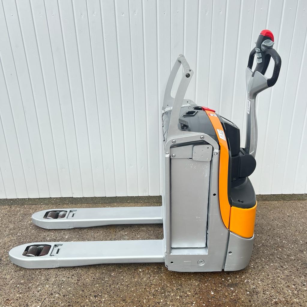 STILL EXU-18 PALLET ELECTRIC FORKLIFT (#5125)