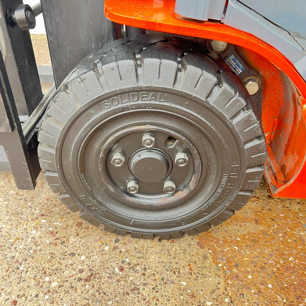 TOYOTA 8FBE16T USED 3 WHEEL ELECTRIC FORKLIFT - 4000MM LIFT (#5149)