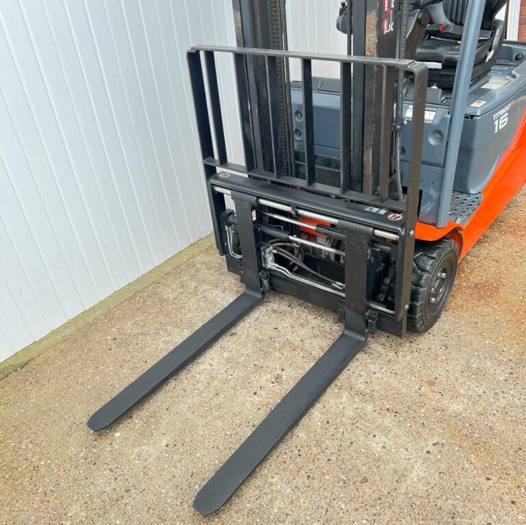 TOYOTA 8FBE16T USED 3 WHEEL ELECTRIC FORKLIFT - 4000MM LIFT (#5149)