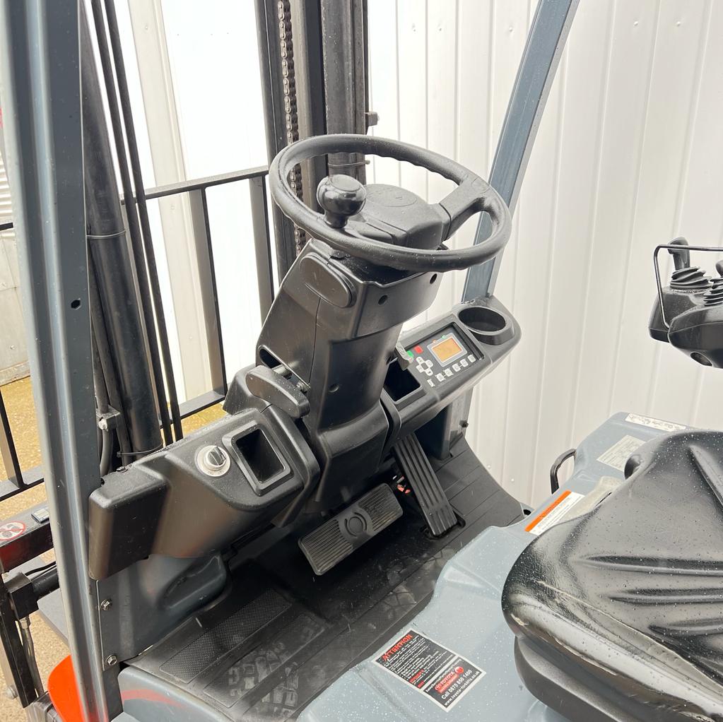 TOYOTA 8FBE16T USED 3 WHEEL ELECTRIC FORKLIFT - 4000MM LIFT (#5147)