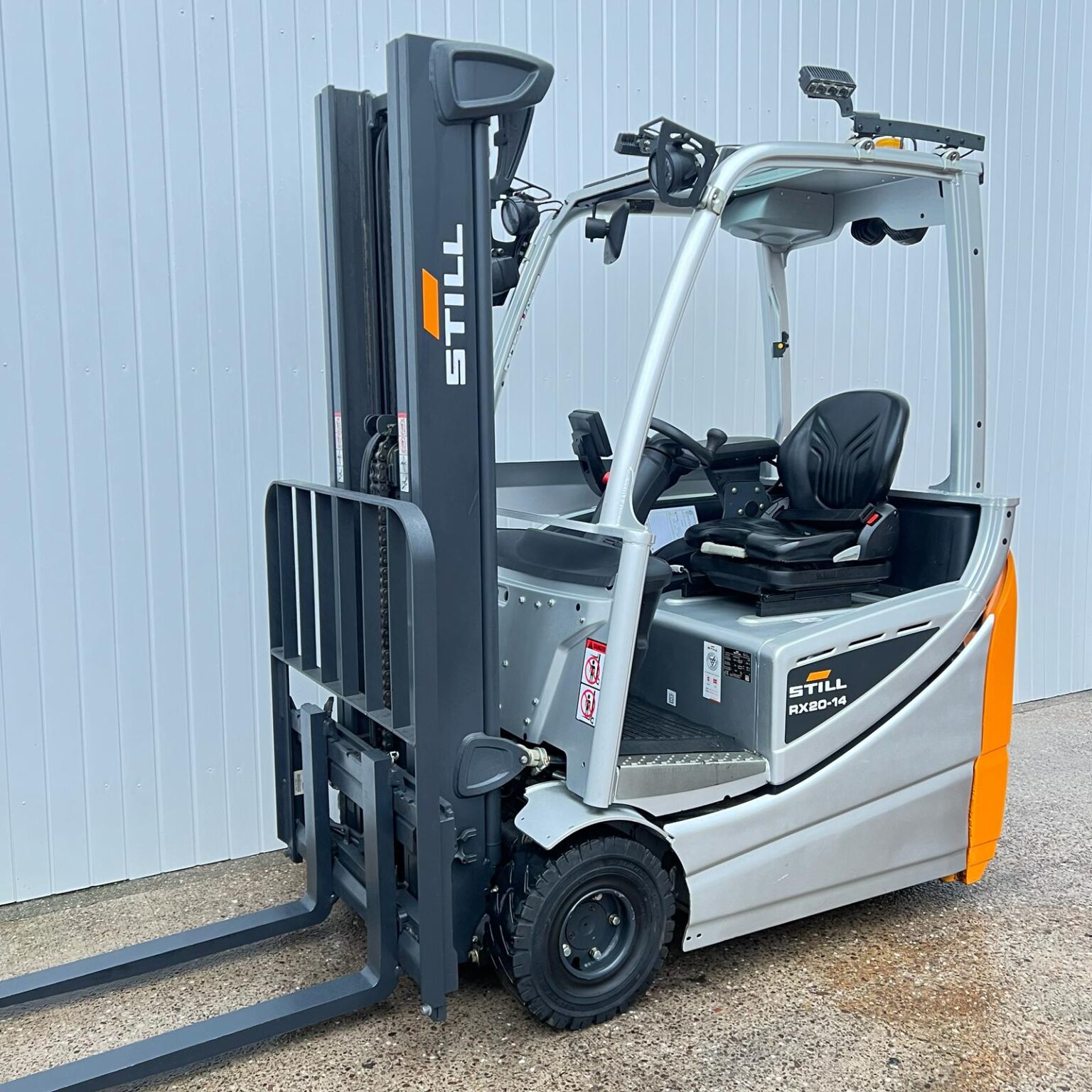 STILL RX20-14c. USED 3 WHEEL ELECTRIC FORKLIFT - 4900mm lift ...