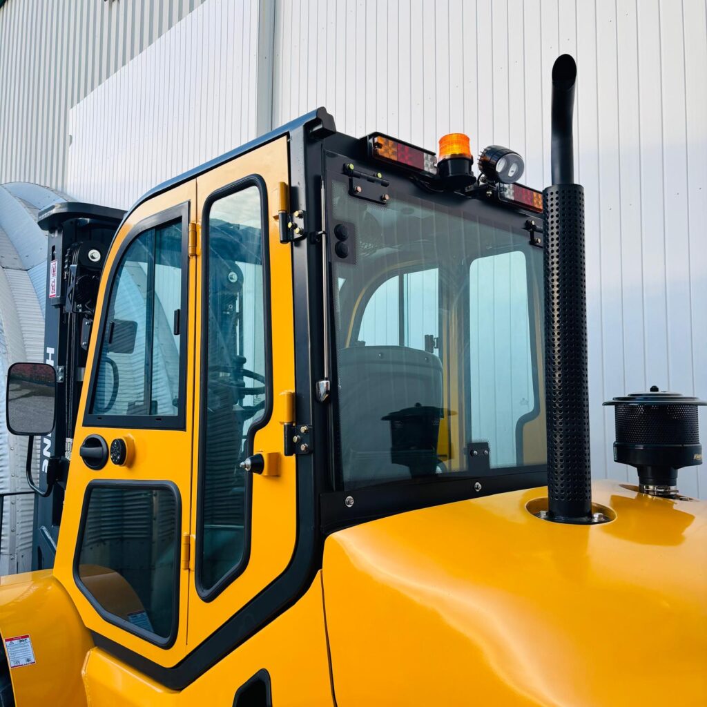 THE BEAST CPCD25 NEW ROUGH TERRAIN (2WD) DIESEL FORKLIFT - 2500KGS ...