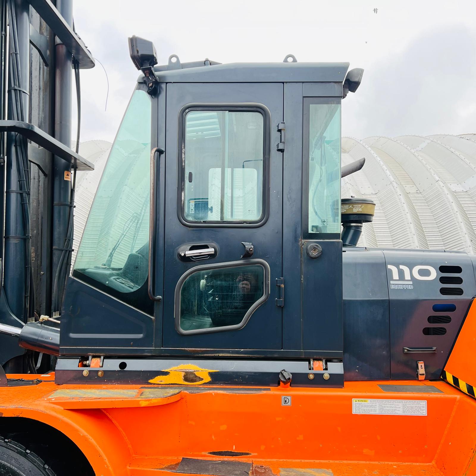 Doosan D110-S Used Diesel Forklift - 6000mm Lift - 11,000kgs - Full cab ...